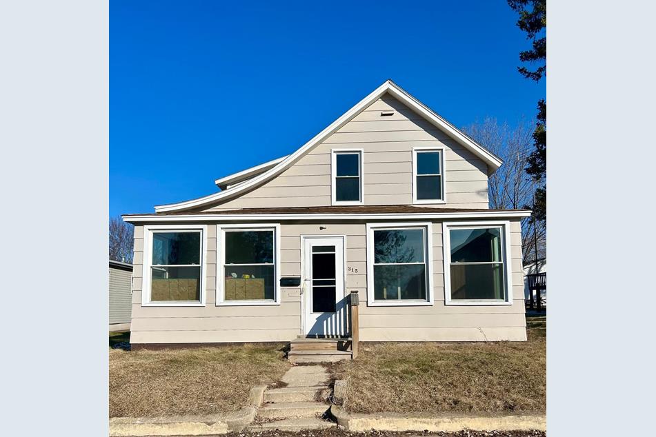 315 3rd Ave NW, Milaca, MN 56353 - MLS 6497817 - Coldwell Banker