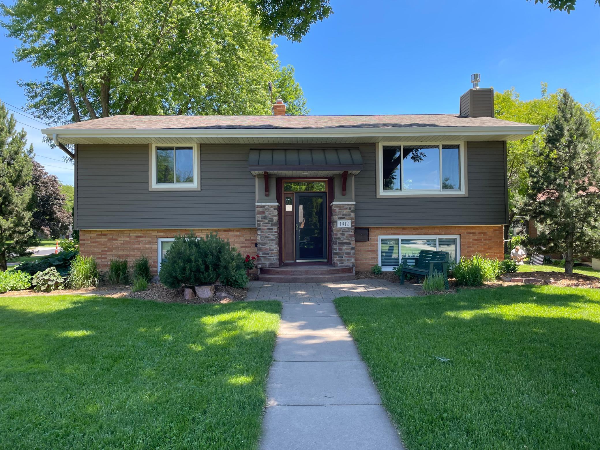 1912 Sheldon St, Falcon Heights, MN 55113 - MLS 6561296 - Coldwell Banker