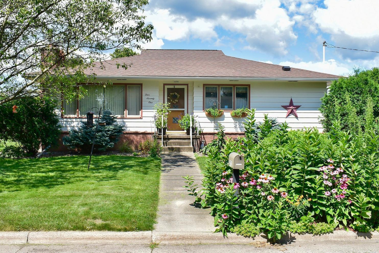 471 Wayne St, Winona, MN 55987 - MLS 6572139 - Coldwell Banker