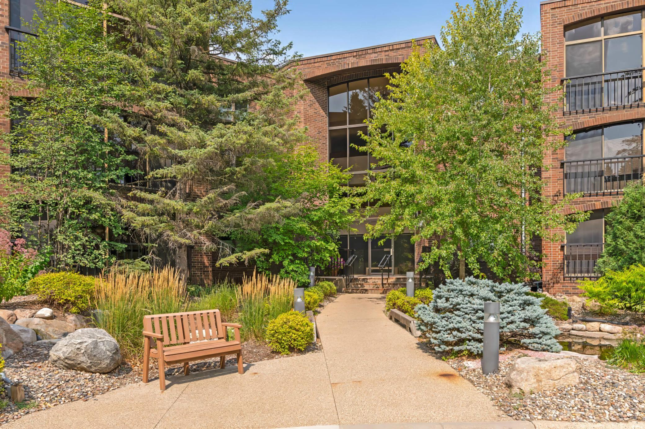 5601 Dewey Hill Rd #203, Edina, MN 55439 - MLS 6572265 - Coldwell Banker