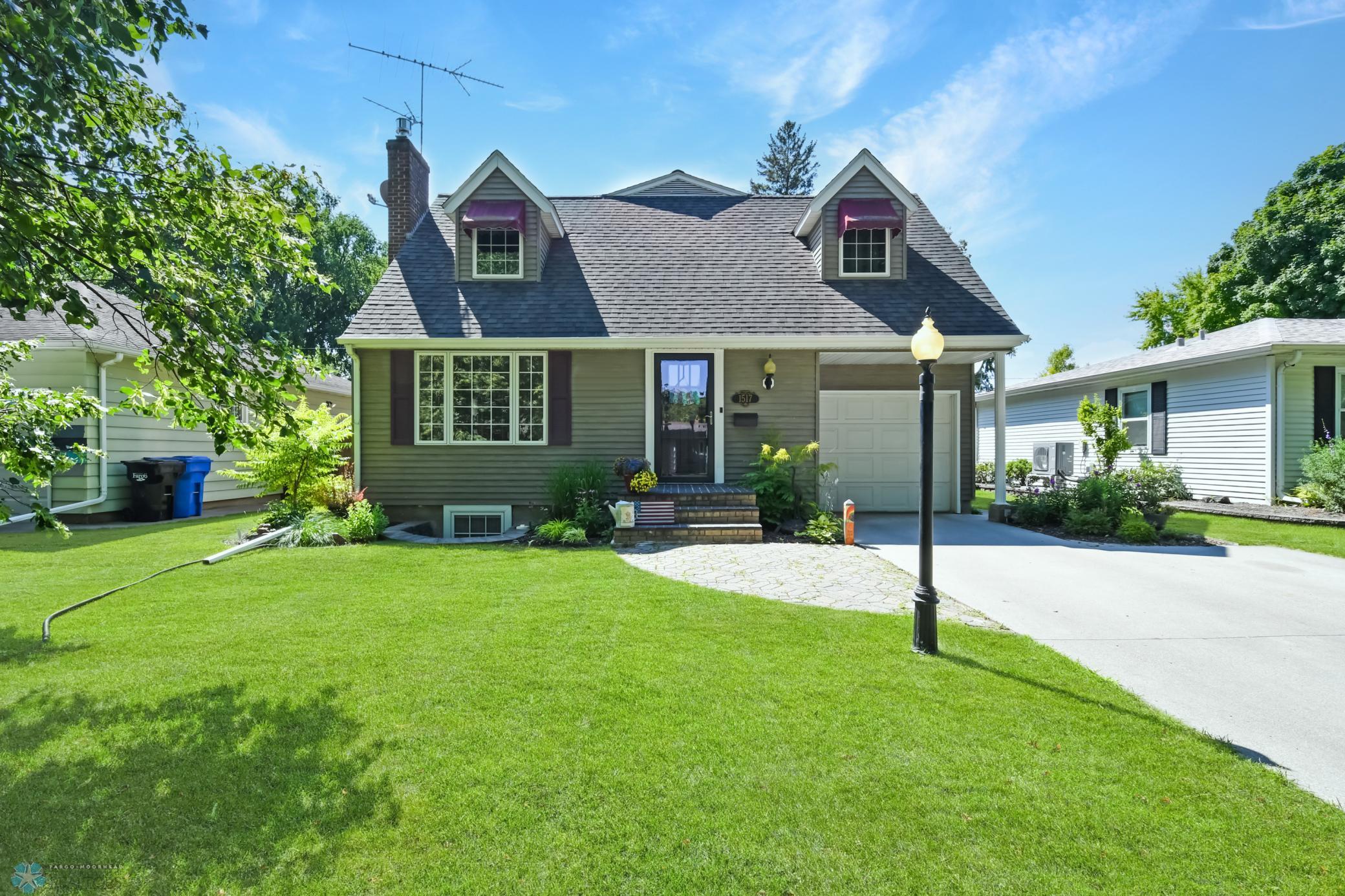 1517 6th St S, Fargo, 58103 - MLS 6573029 - Coldwell Banker