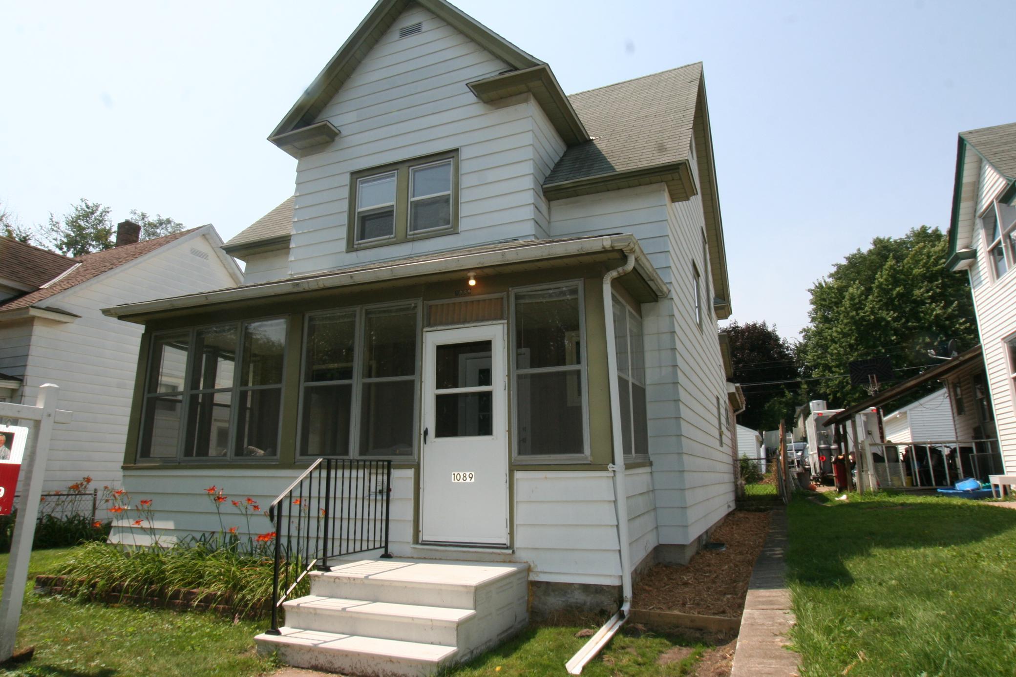 1089 Woodbridge St, Saint Paul, MN 55117 - MLS 6574647 - Coldwell Banker