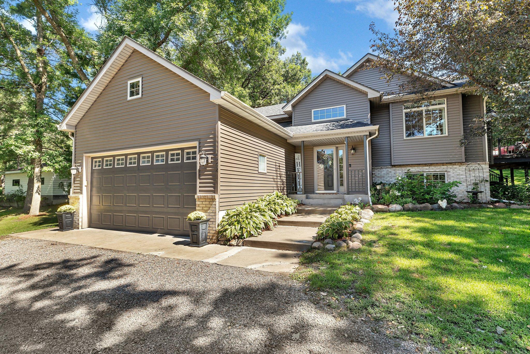 1962 N Benton Dr, Sauk Rapids, MN 56379 - MLS 6590976 - Coldwell Banker