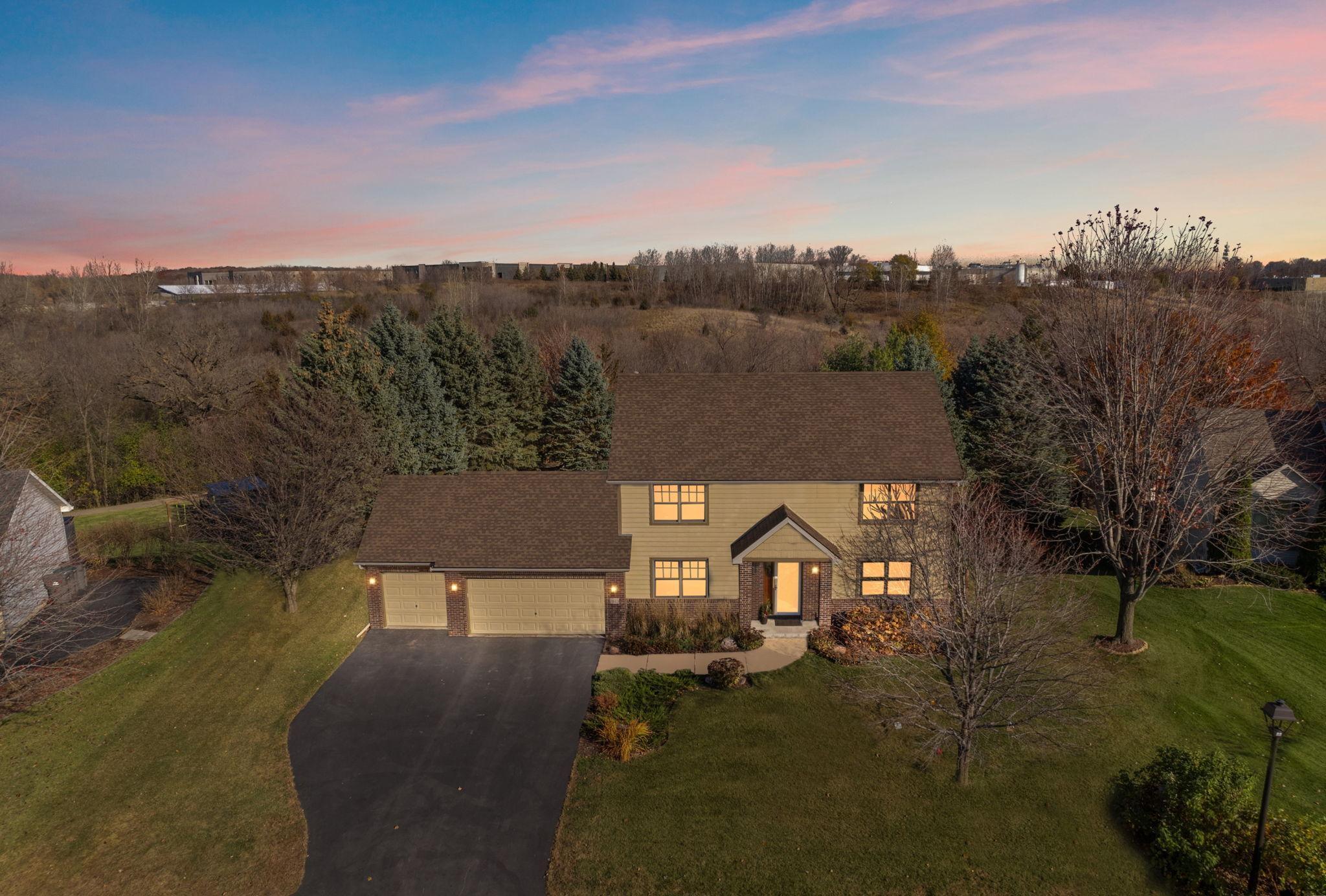 8123 Stone Creek Dr, Chanhassen, MN 55317 - MLS 6623600 - Coldwell Banker