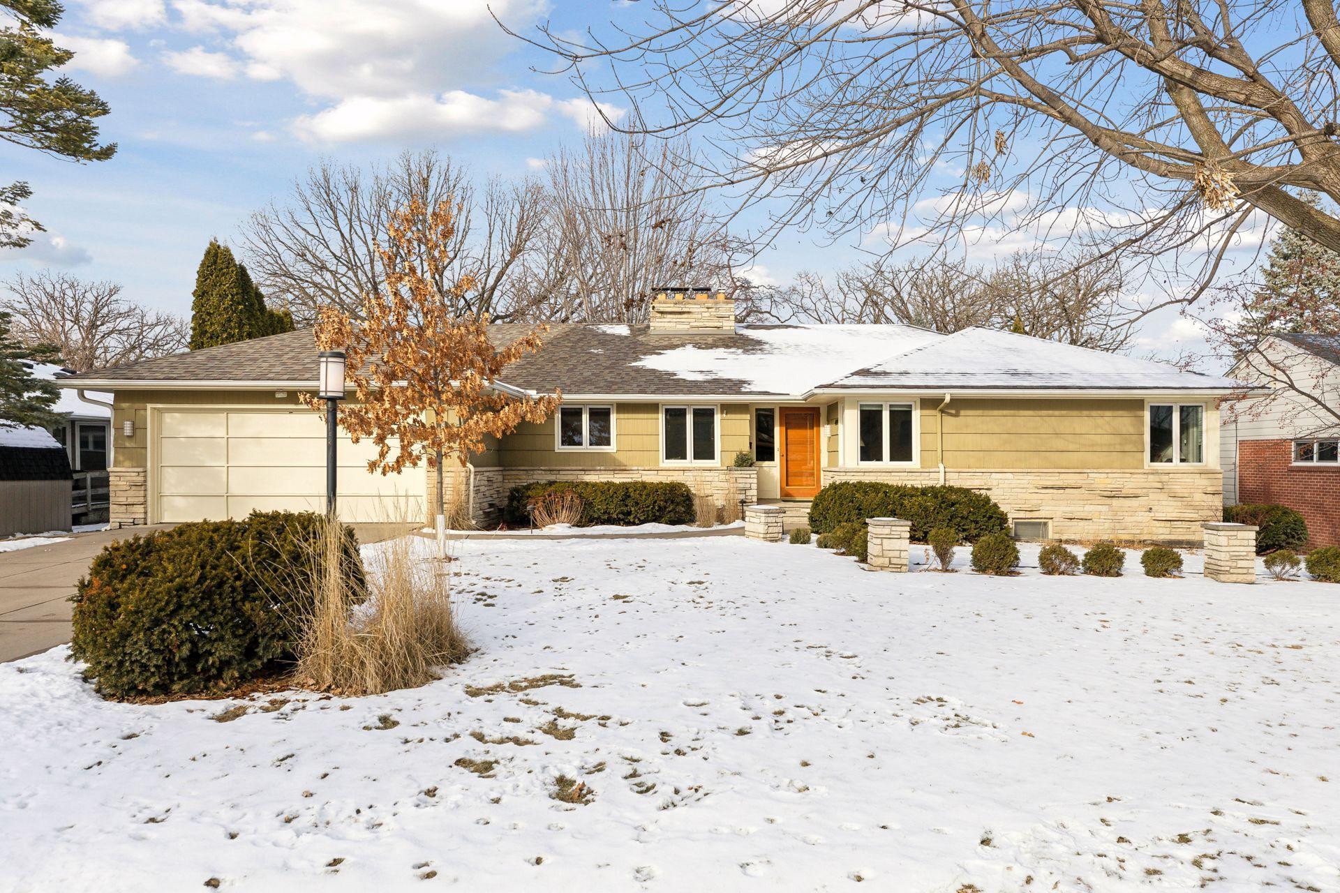 4404 Philbrook Ln, Edina, MN 55424 - MLS 6650738 - Coldwell Banker