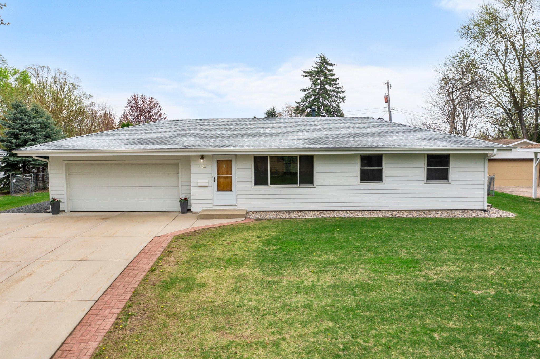 11121 Harrison Ave S, Bloomington, MN 55437 - MLS 6697704 - Coldwell Banker