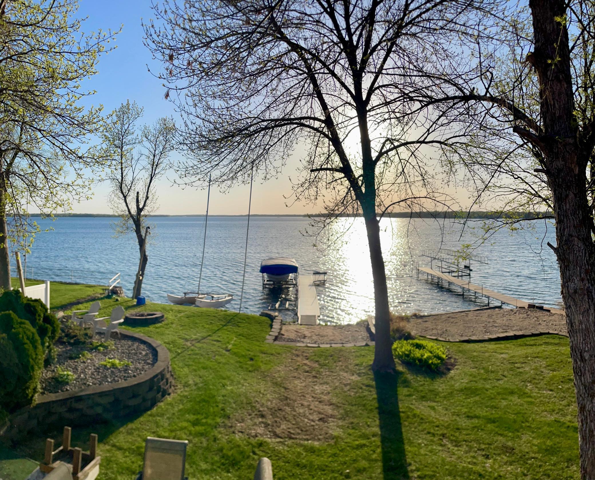 1260 E Shore Dr, Detroit Lakes, MN 56501 - MLS 6721705 - Coldwell Banker