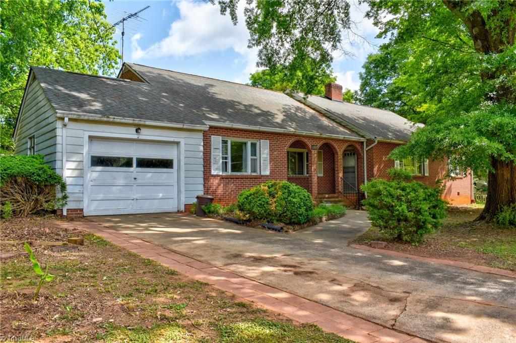 135 Court St, Rural Hall, NC 27045 - MLS 1105133 - Coldwell Banker