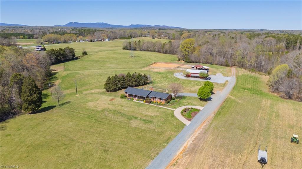 1073 Sliding Ridge Rd, Walnut Cove, NC 27052 - MLS 1175738 - Coldwell ...