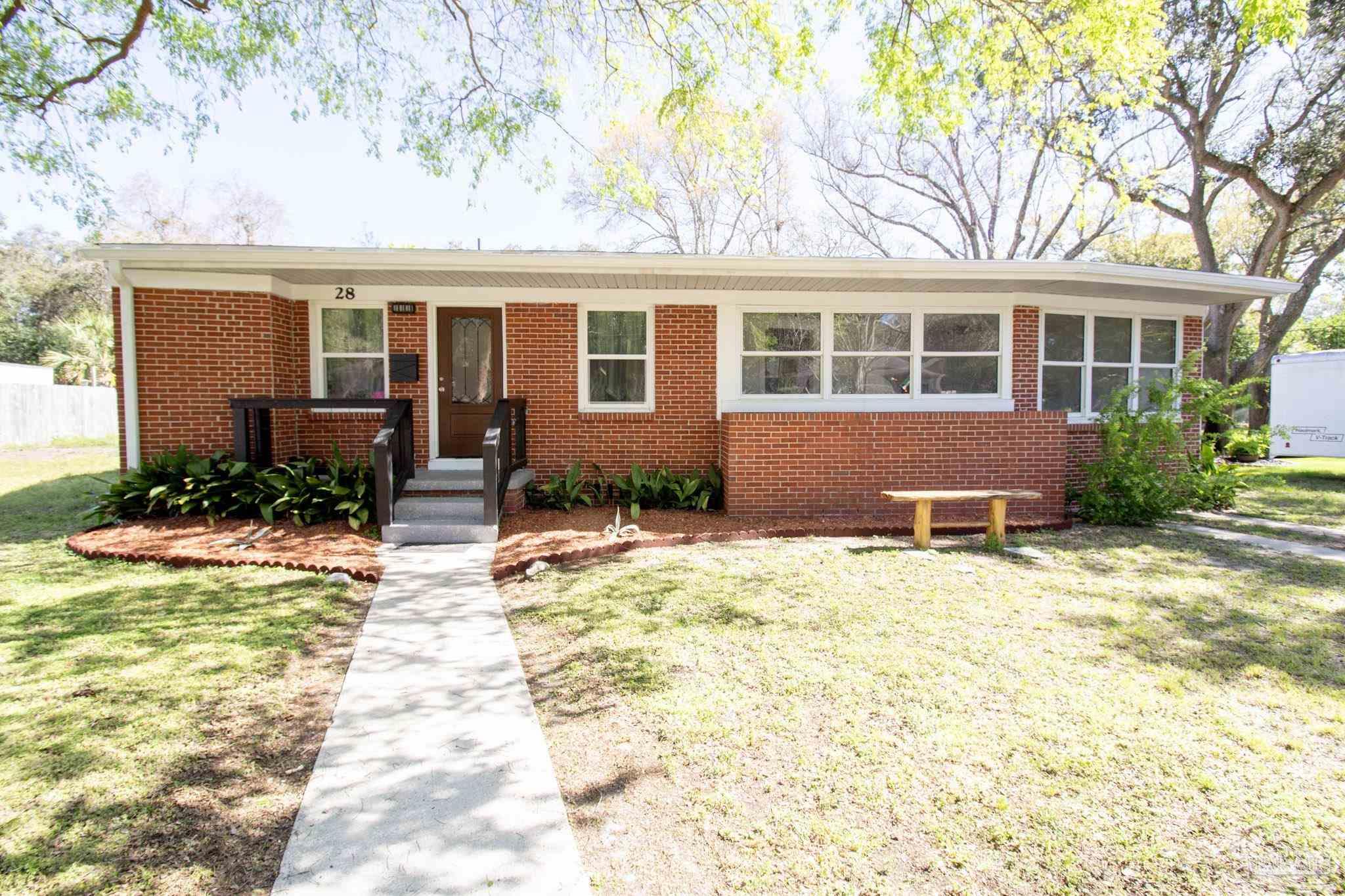 28 Gilmore Dr, Gulf Breeze, FL 32561 - MLS 661117 - Coldwell Banker