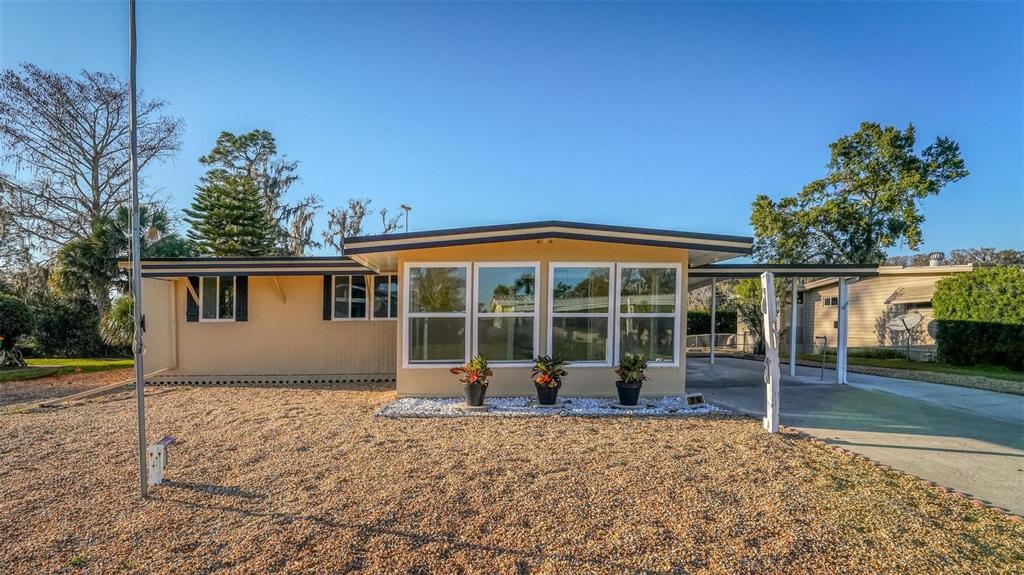 2714 Vindale Rd, Tavares, FL 32778 - MLS G5093077 - Coldwell Banker