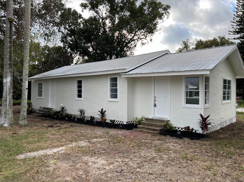 13 Florida St, Frostproof, FL 33843 - MLS A4553854 - Coldwell Banker