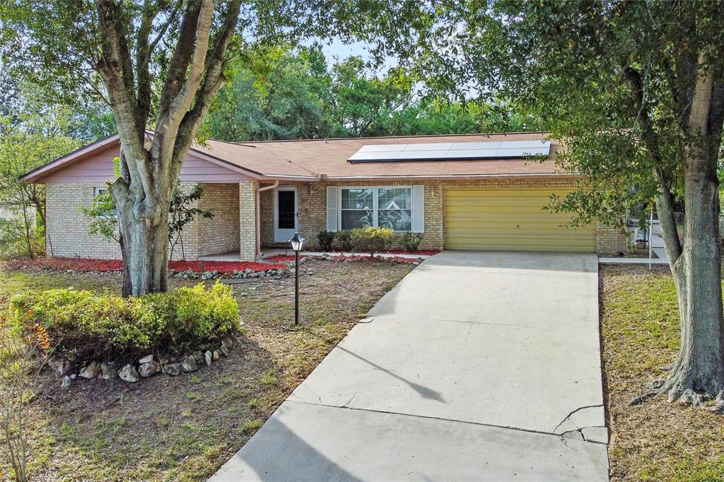 3104 S Lakeshore Ct, Eustis, FL 32726 - MLS G5076230 - Coldwell Banker