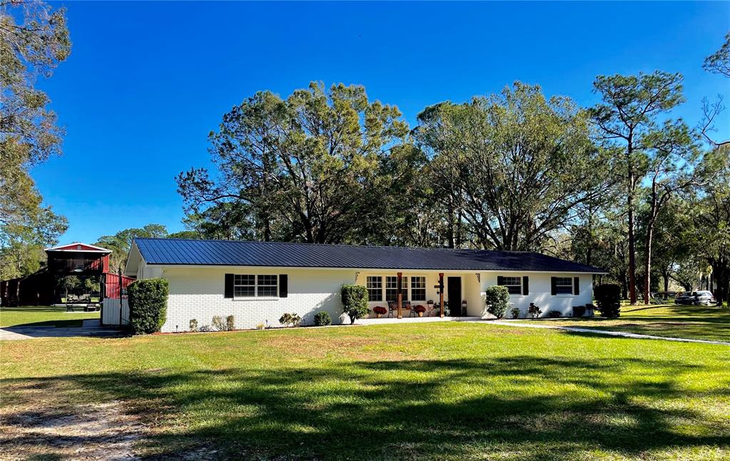 40 Oakwood Rd, Winter Haven, FL 33880 - MLS J959517 - Coldwell Banker