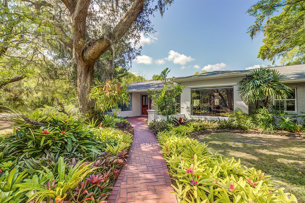 14202 N US Hwy 301, Thonotosassa, FL 33592 - MLS T3435940 - Coldwell Banker