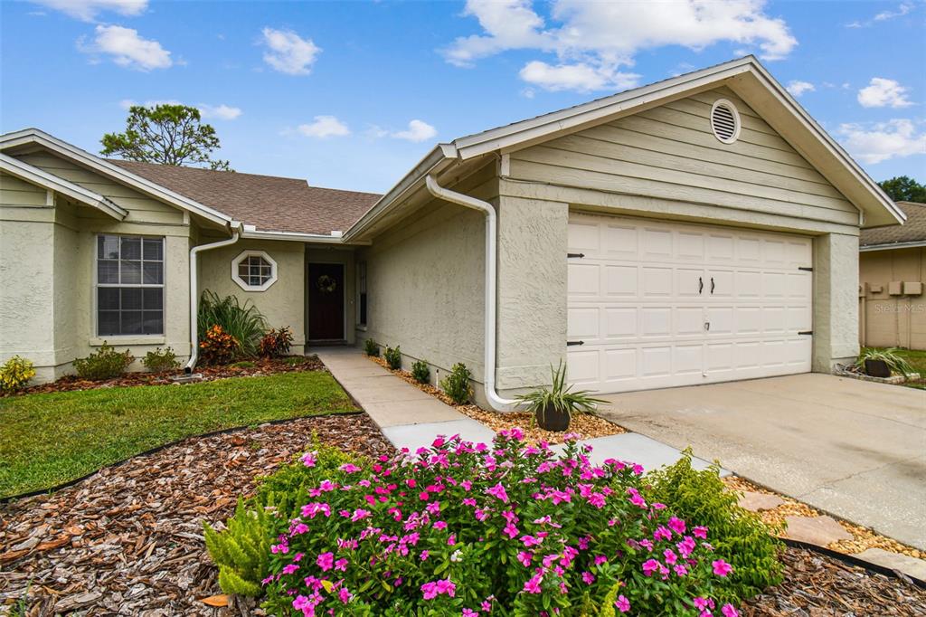 1621 Gardner Dr, Lutz, FL 33559 - MLS T3469361 - Coldwell Banker