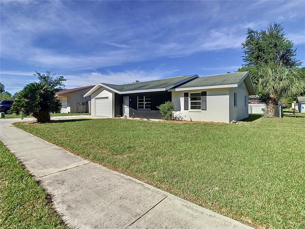 39321 8th Ave, Zephyrhills, FL 33542 - MLS T3491939 - Coldwell Banker