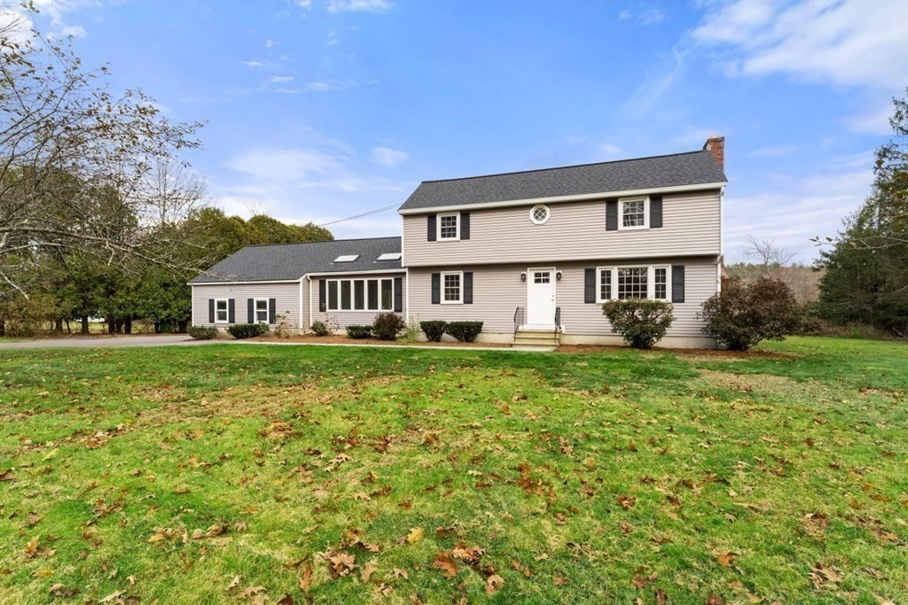 1069 Main St, Dunstable, MA 01827 - MLS 73183414 - Coldwell Banker