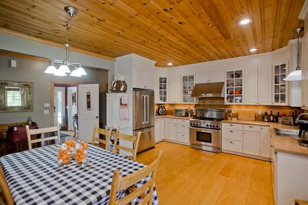 01033 Homes For Sale & Real Estate