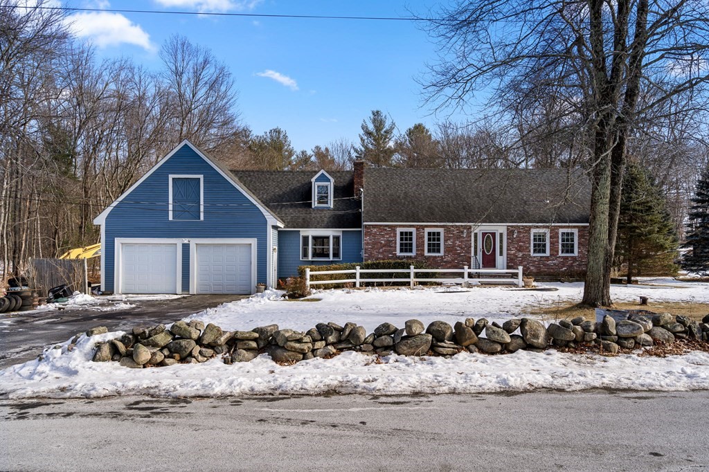 504 Forest St, Dunstable, MA 01827 - MLS 72937029 - Coldwell Banker