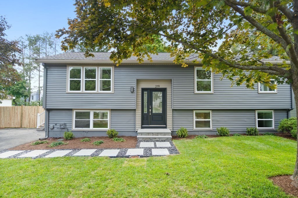 219 Waverly Rd North Andover Ma 01845 Mls 73038404 Coldwell Banker