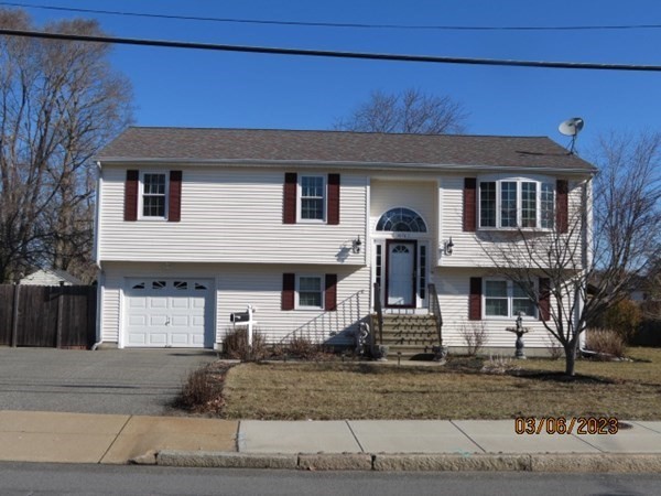1076 New Boston Rd, Fall River, MA 02720 - MLS 73084647 - Coldwell Banker