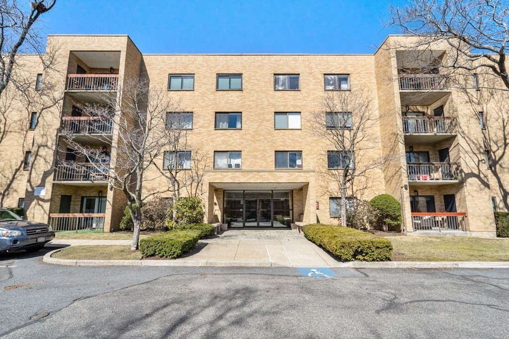 41 Centre St #303, Brookline, MA 02446 - MLS 73092533 - Coldwell Banker