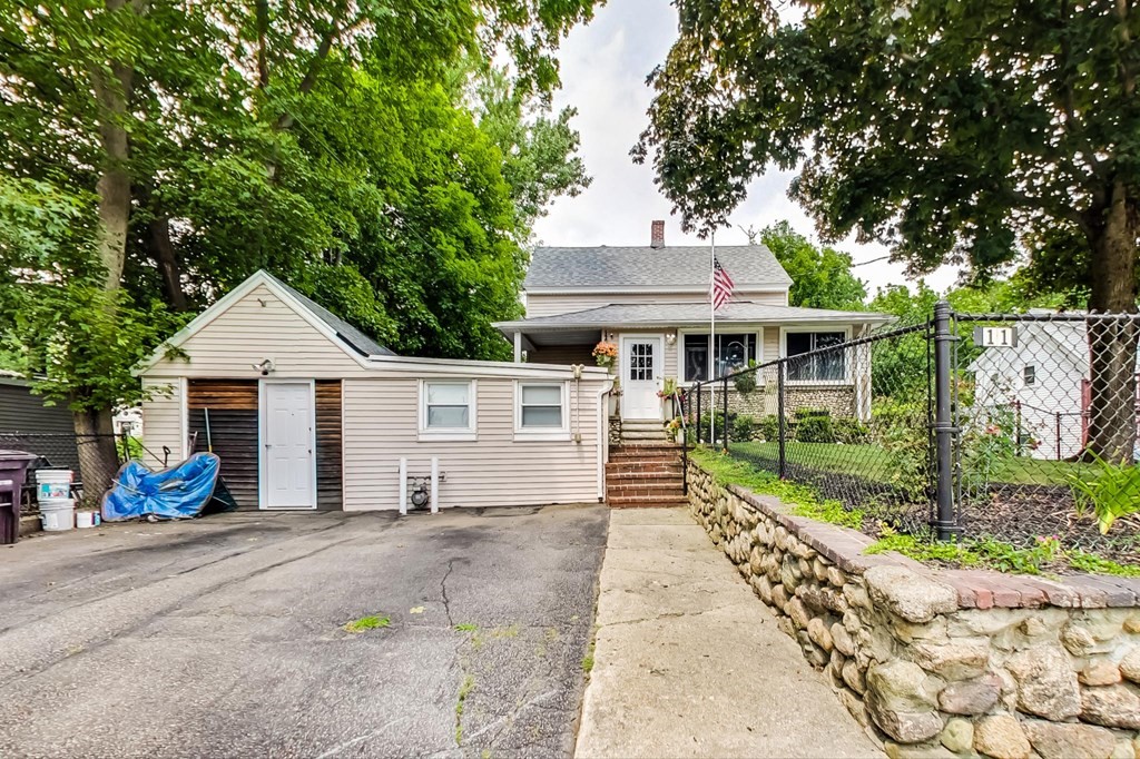 11 Common St, Weymouth, MA 02188 - MLS 73138246 - Coldwell Banker