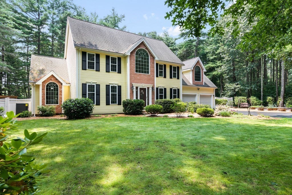 100 Lake St, Bellingham, MA 02019 - MLS 73140960 - Coldwell Banker