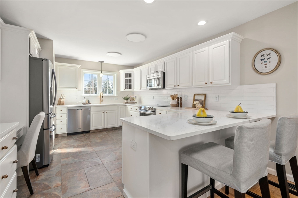 12 Silvermine Rd, Woburn, MA 01801 - MLS 73210077 - Coldwell Banker