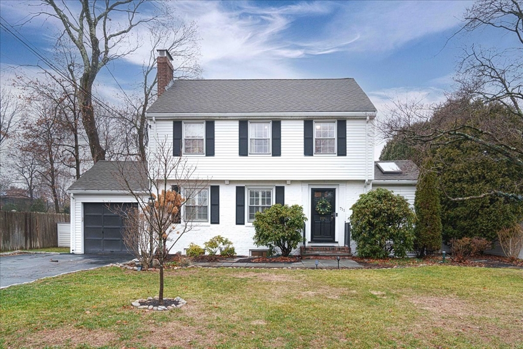 711 Great Plain Ave, Needham, MA 02492 - MLS 73319278 - Coldwell Banker