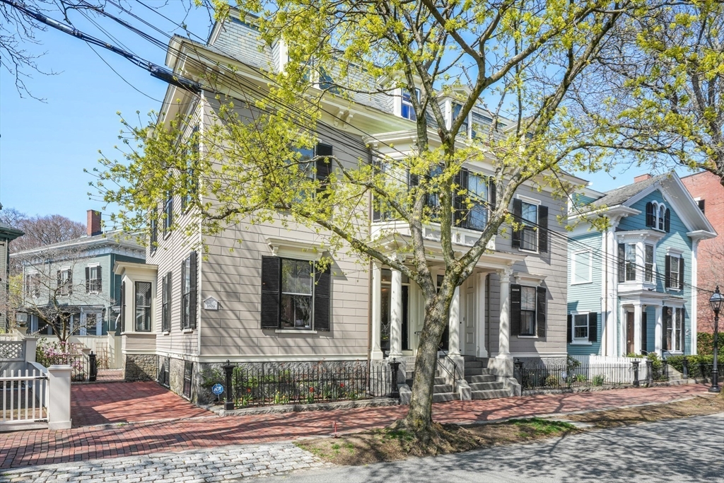 46 Chestnut St, Salem, MA 01970 - MLS 73363743 - Coldwell Banker