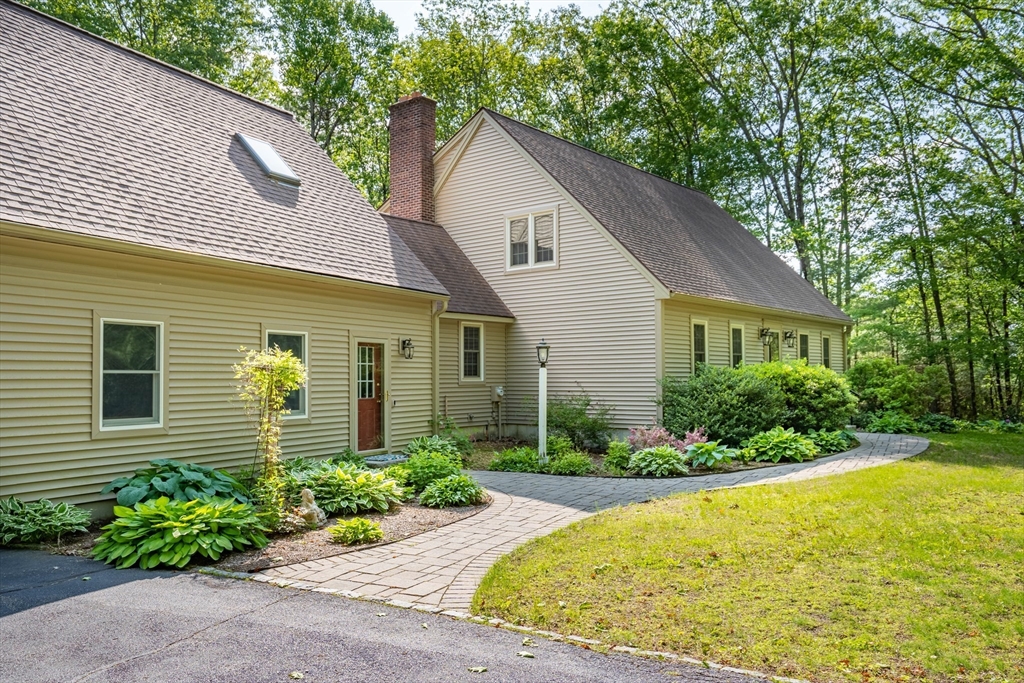 7 Major Moore Cir, Paxton, MA 01612 - MLS 73387115 - Coldwell Banker