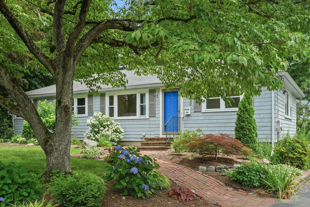 200 Edgewater Dr, Framingham, MA 01702 - MLS 73405948 - Coldwell Banker