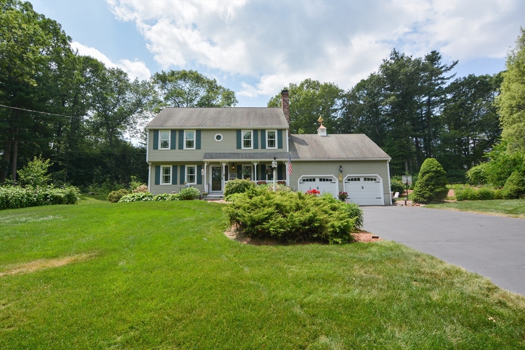 2 Crestview Dr, Mendon, MA 01756 - MLS 73439169 - Coldwell Banker