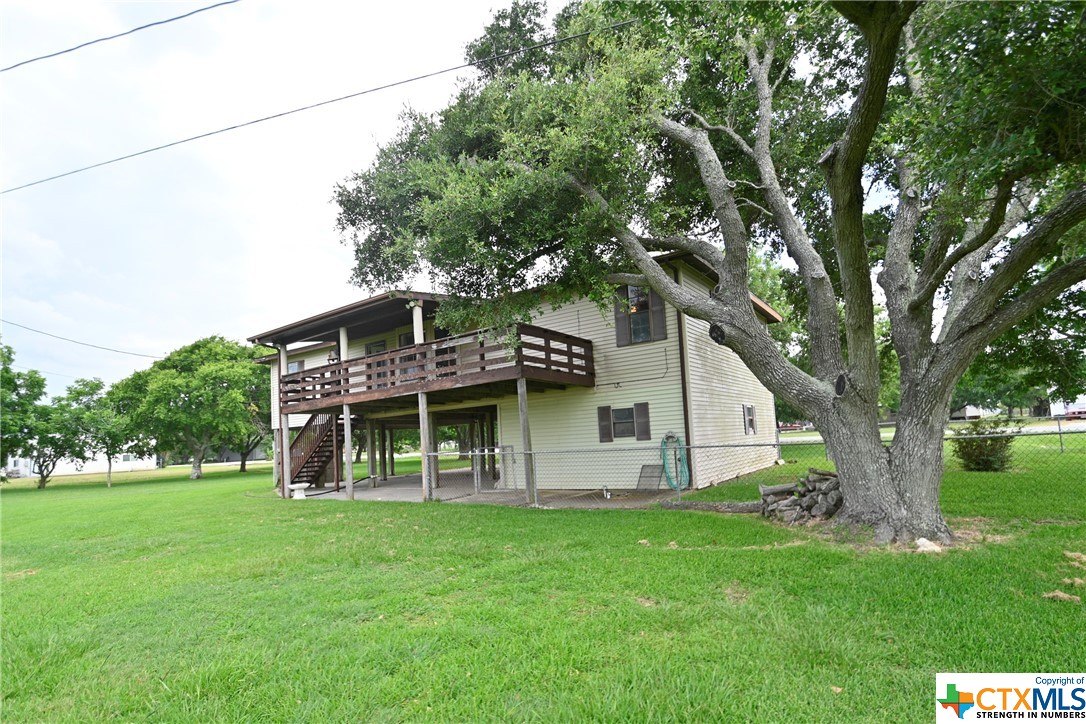 2072 Bayview Dr, Palacios, TX 77465 - MLS 512257 - Coldwell Banker