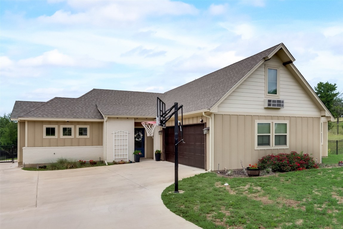 1811 Texas Dr, Glen Rose, TX 76043 - MLS 20322970 - Coldwell Banker