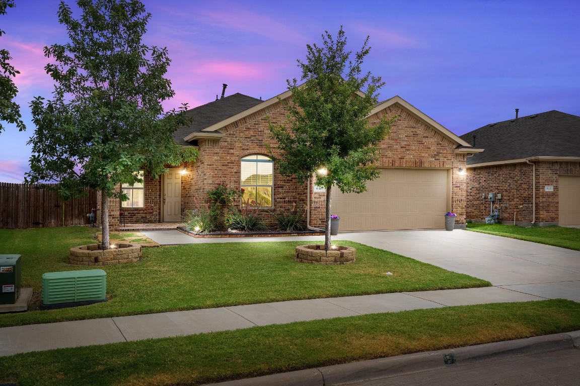 461 Creek Terrace Dr, Saginaw, TX 76131 - MLS 20384936 - Coldwell Banker