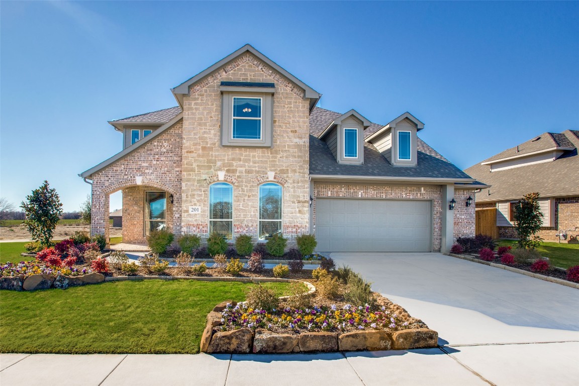 201 Oakcrest Dr, Justin, TX 76247 - MLS 20424446 - Coldwell Banker