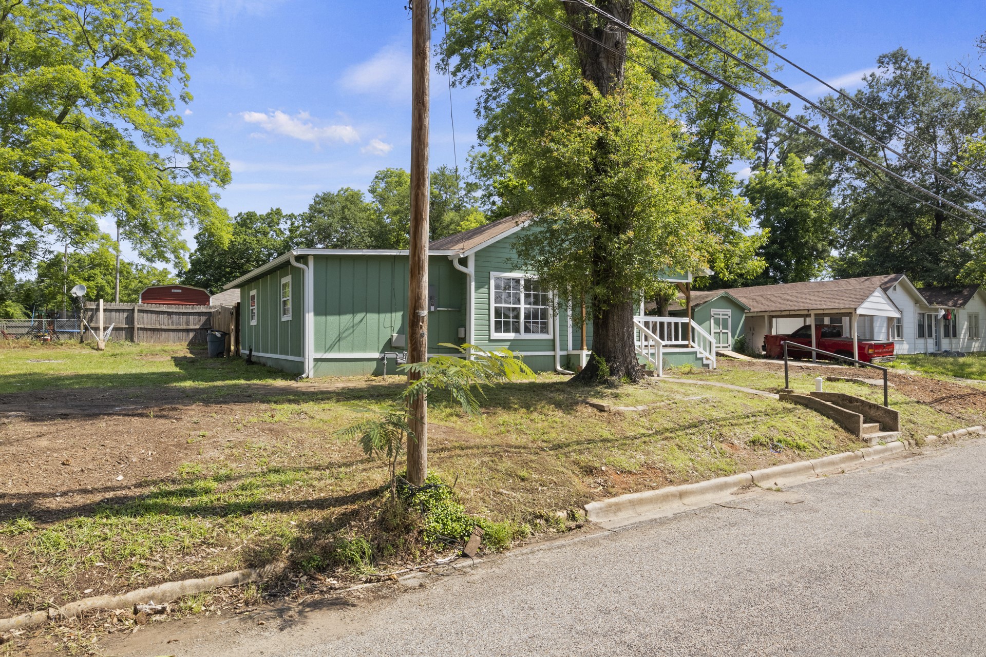 214 Yates, Mount Vernon, TX 75457 - MLS 20675054 - Coldwell Banker