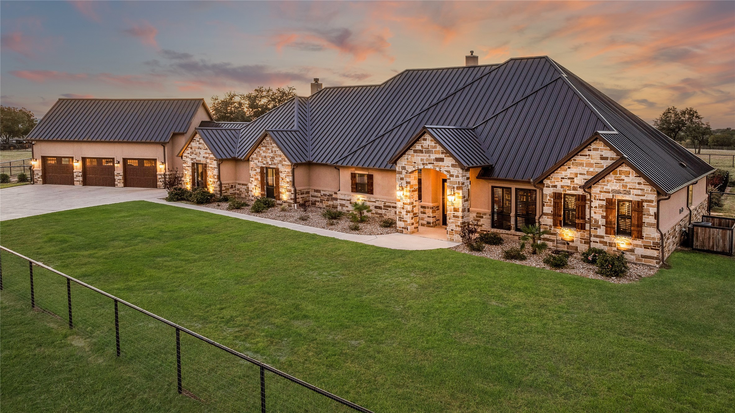 1704 Silverado Dr, Weatherford, TX 76087 - MLS 20733623 - Coldwell Banker