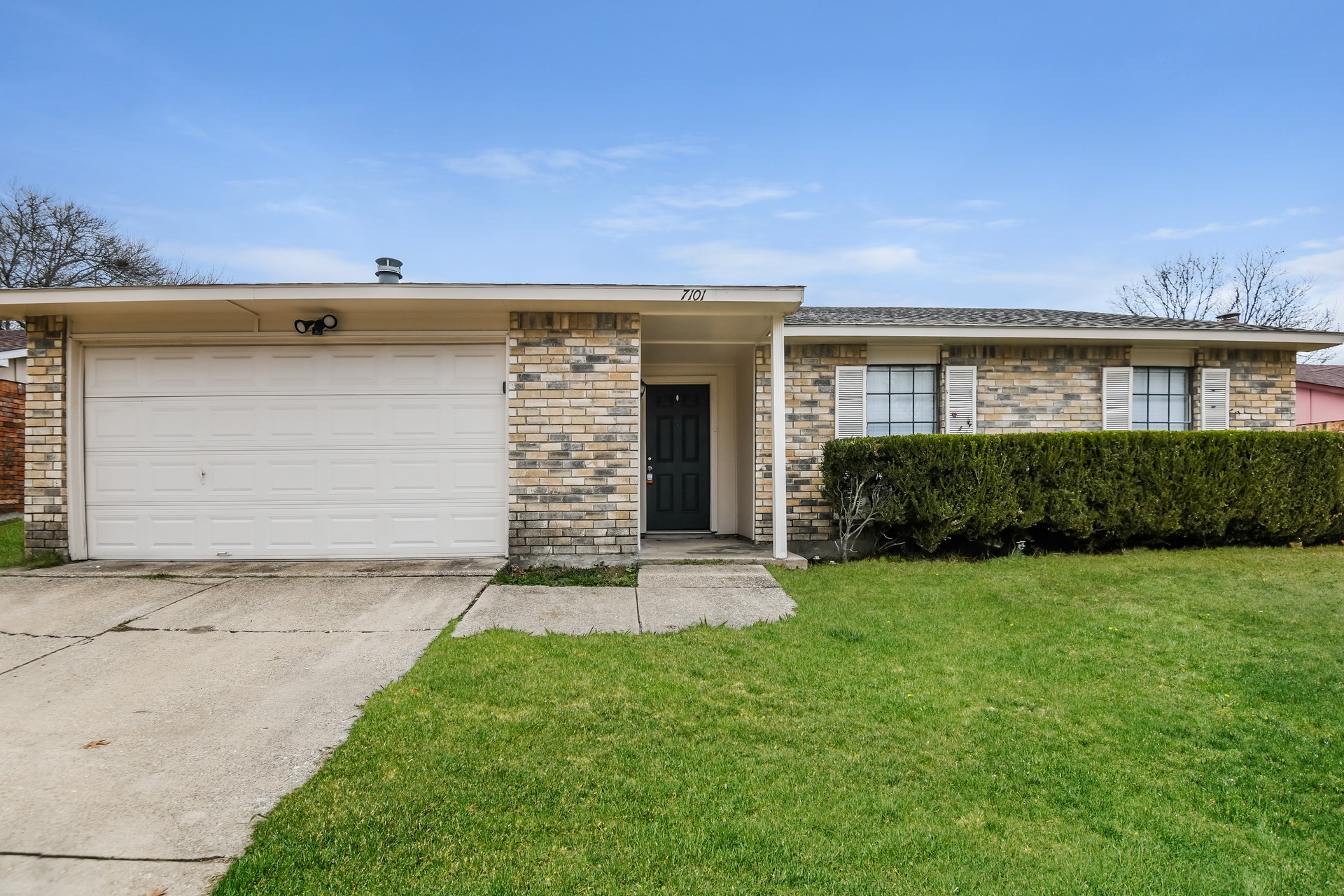 7101 Hedge Dr, Dallas, TX 75249 - MLS 20739649 - Coldwell Banker
