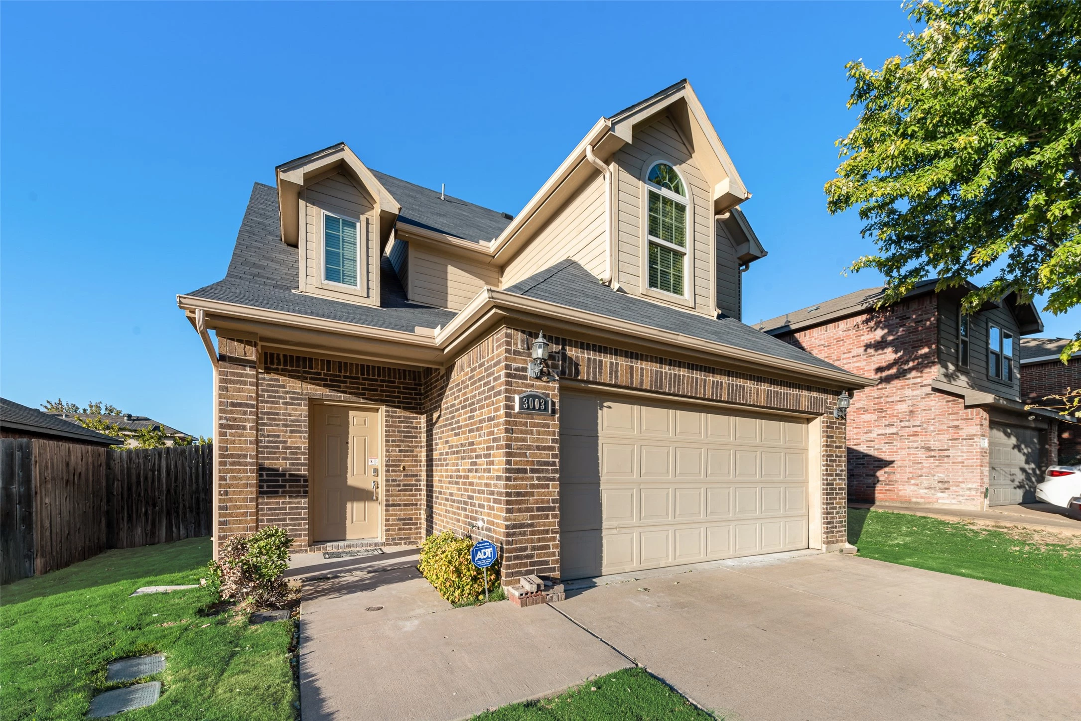 3003 San Martin Dr, Arlington, TX 76010 - MLS 20757139 - Coldwell Banker