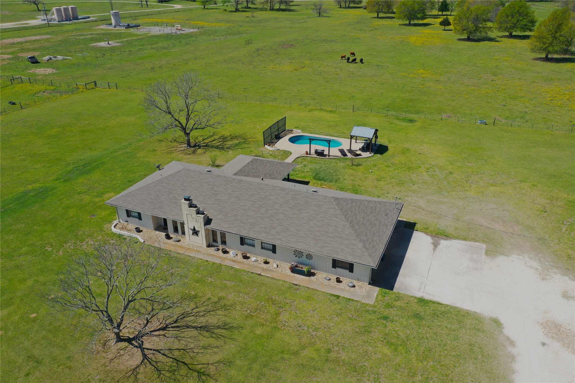 944 Fm 80 S, Donie, TX 75838 - MLS 20859073 - Coldwell Banker