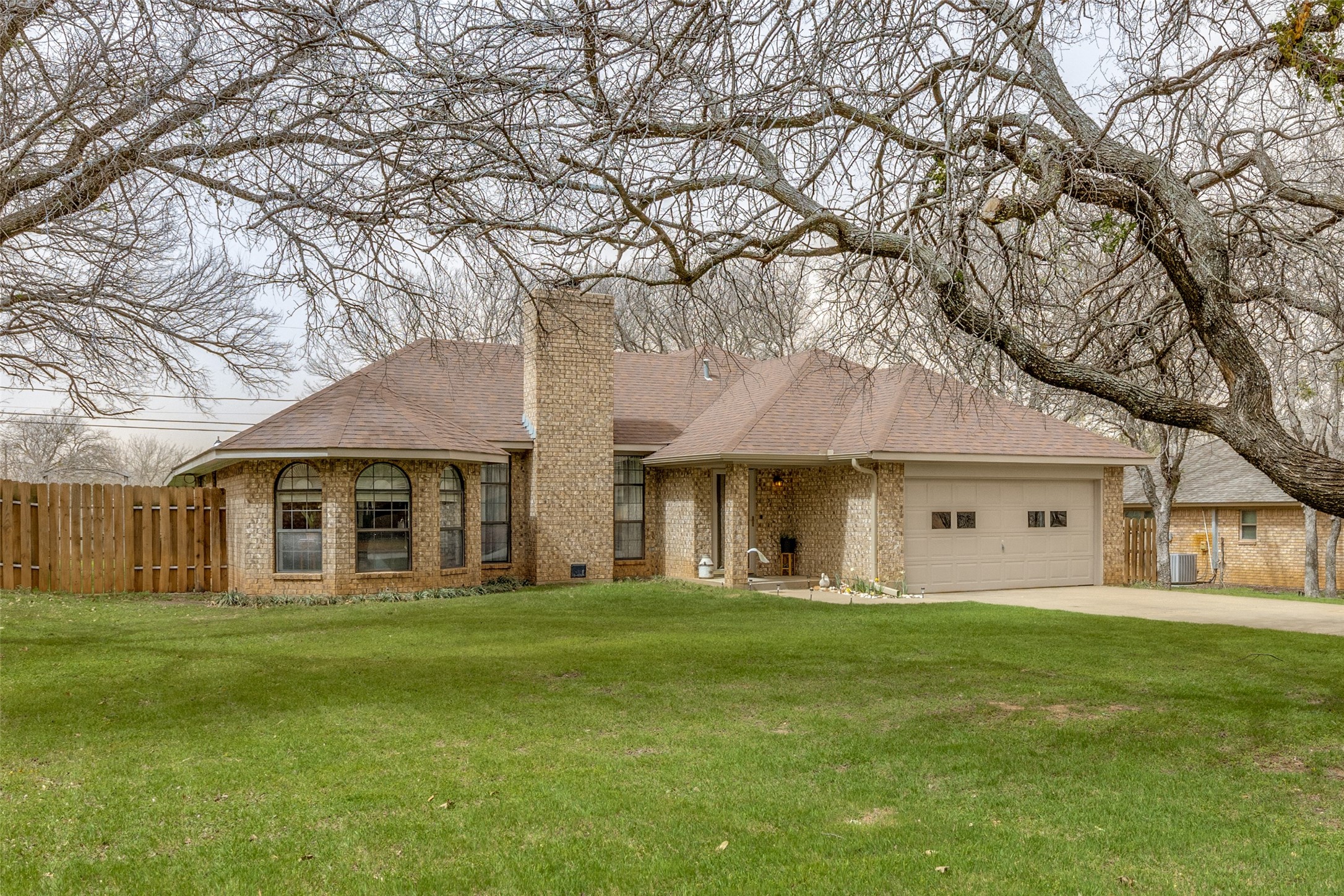 1516 S Rodgers Dr, Graham, TX 76450 - MLS 20872206 - Coldwell Banker