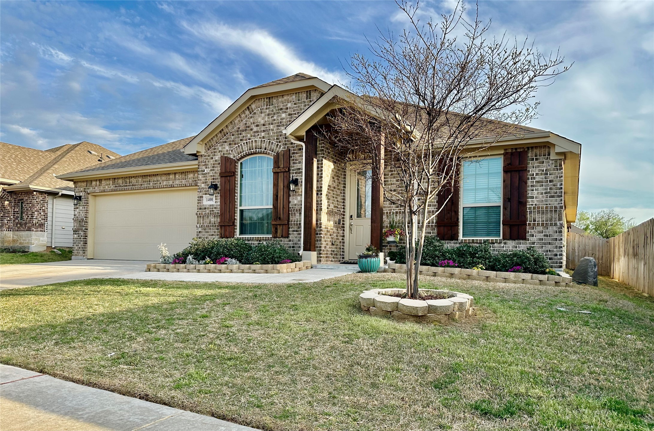 1400 Oak Tree Dr, Denton, TX 76209 - MLS 20880759 - Coldwell Banker