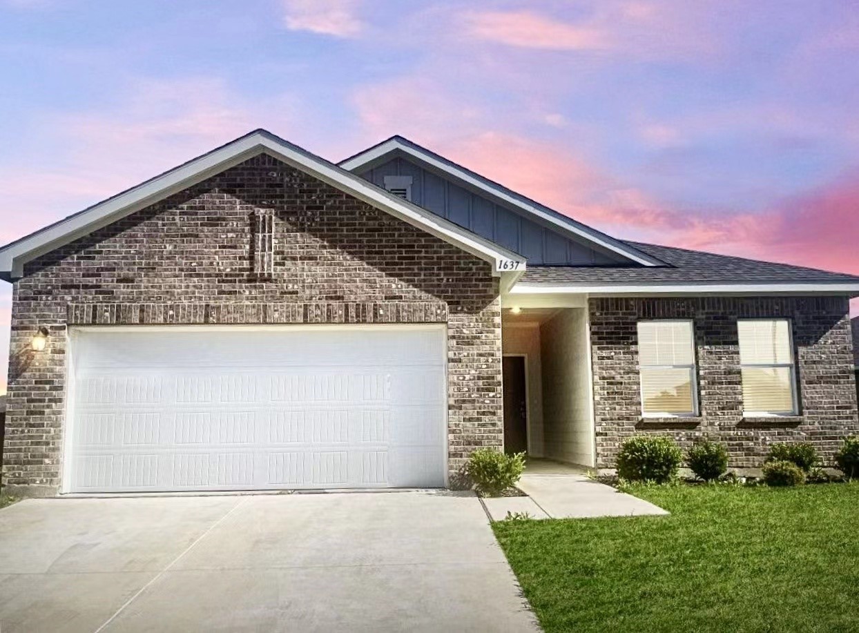 1637 Escondido Dr, Fort Worth, TX 76052 - MLS 20881205 - Coldwell Banker