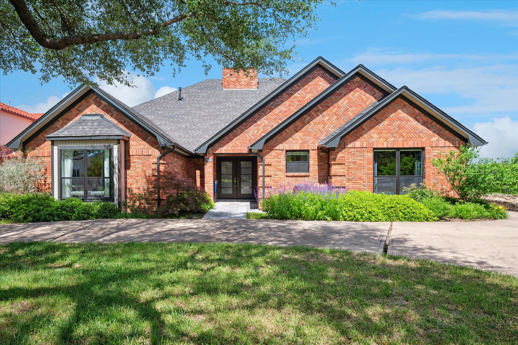 2636 Brookside Dr, Irving, TX 75063 - MLS 20925564 - Coldwell Banker