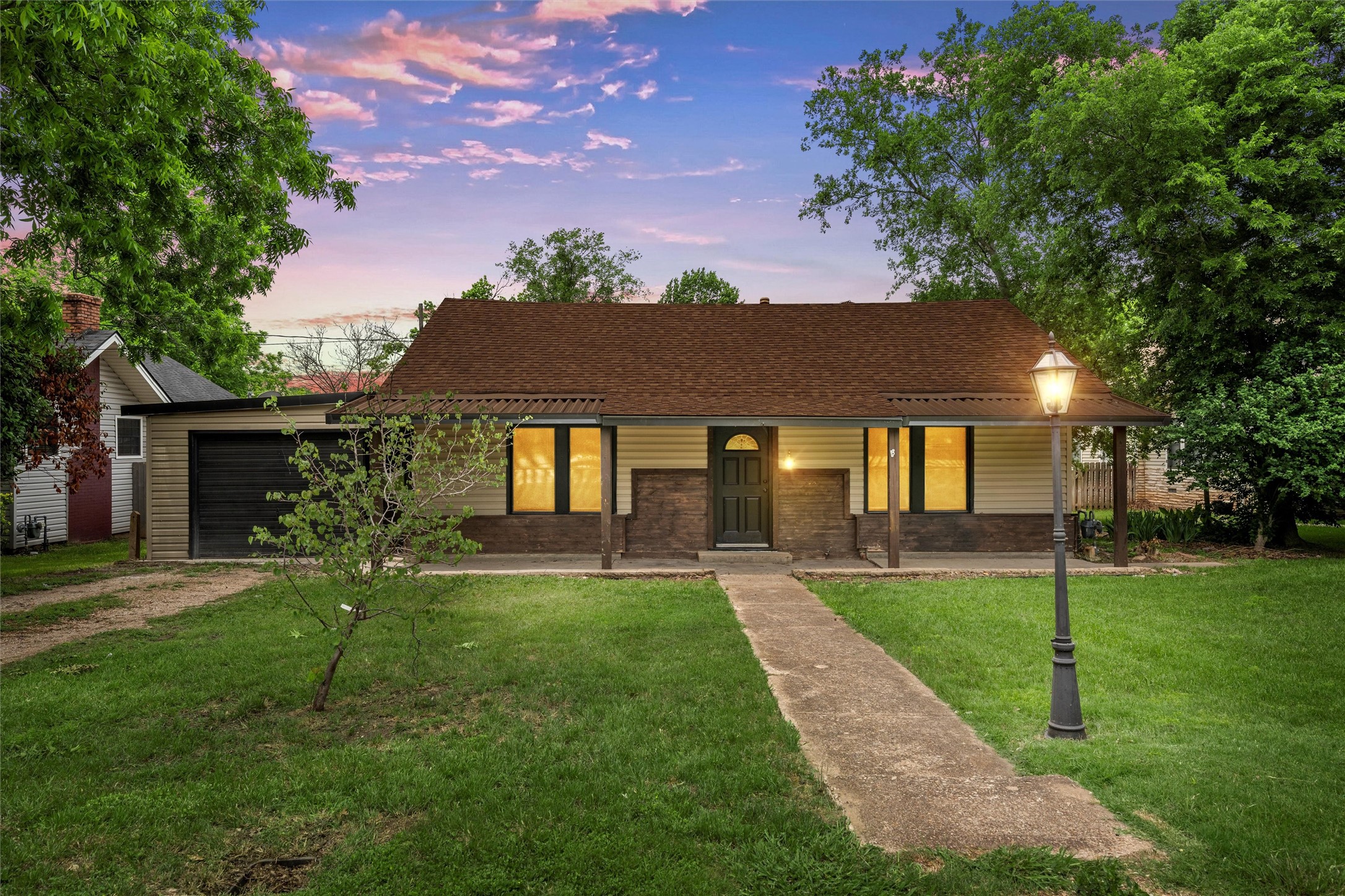 306 N Bordon St, Lorena, TX 76655 - MLS 20937021 - Coldwell Banker