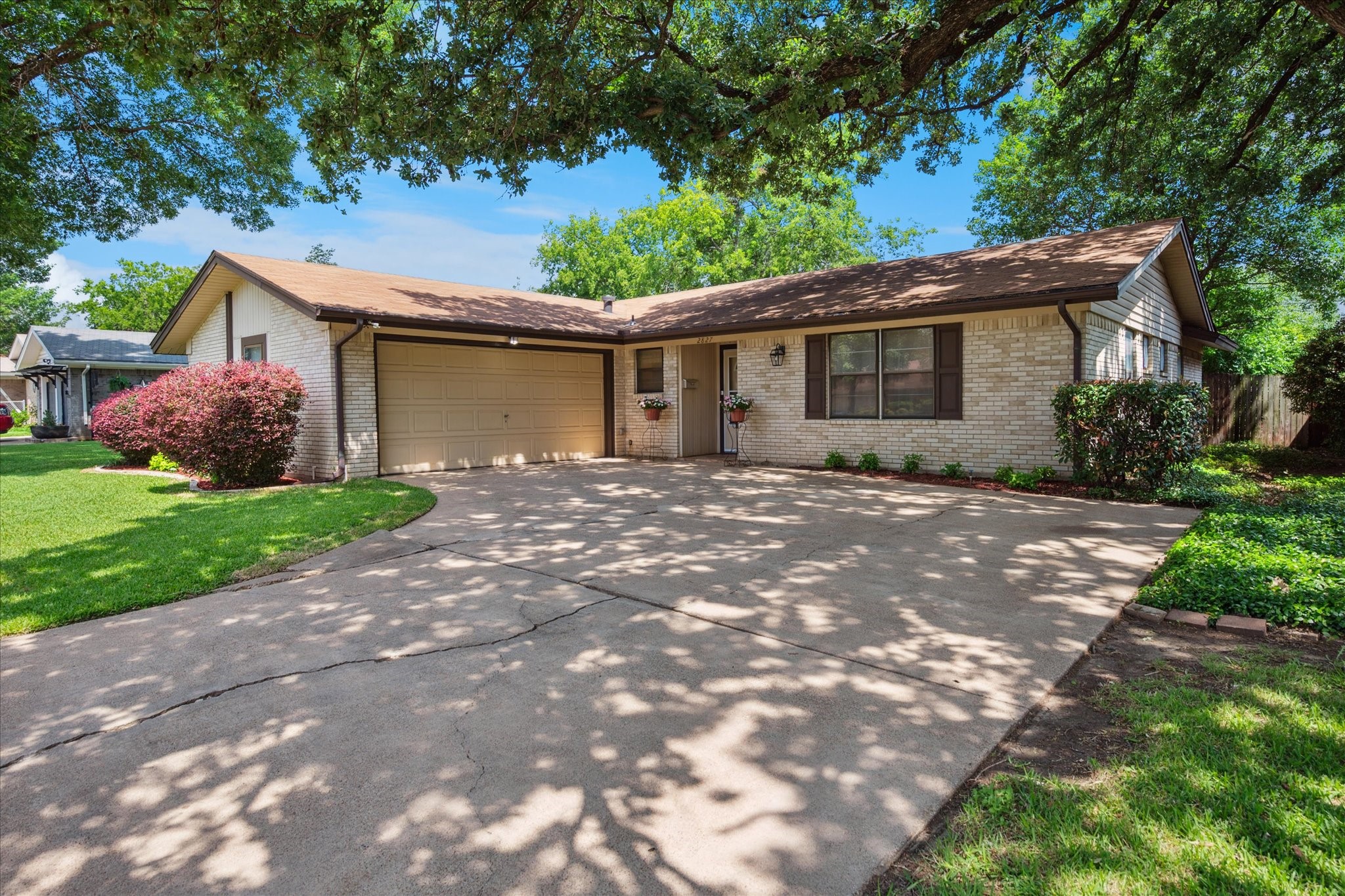 2827 Pritchett Dr, Irving, TX 75061 - MLS 20941994 - Coldwell Banker